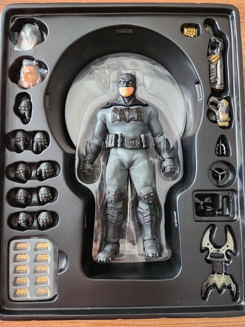 Mezco One:12 Batman Supreme Knight, Hobbies & Toys, Toys & Games on ...