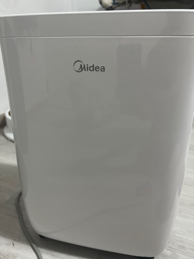 Midea dehumidifier, TV & Home Appliances, Air Purifiers & Dehumidifiers on Carousell