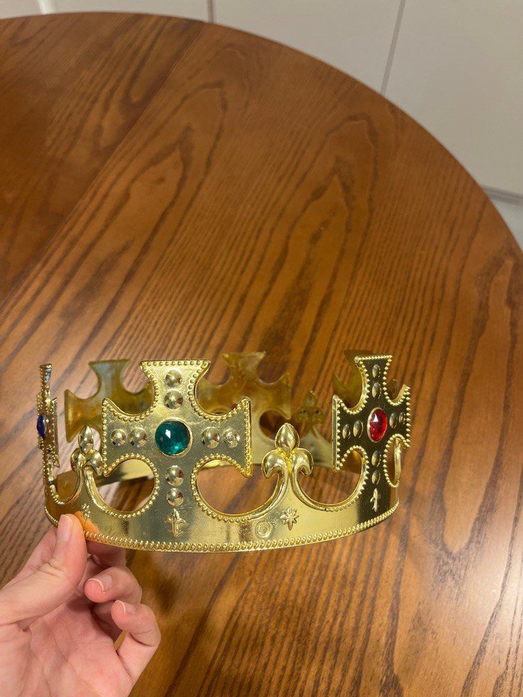 Party king crown, Hobbies & Toys, Toys & Games on Carousell