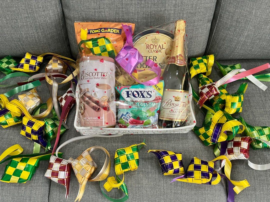 Free express delivery .Premium Hari Raya Hampers include free message ...