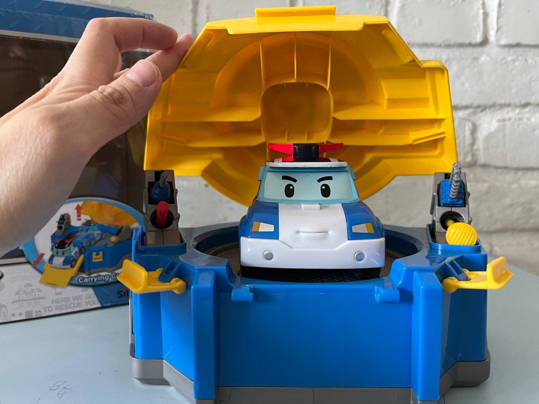 Robocar Poli Carry Case and Transforming Poli, Hobbies & Toys, Toys ...