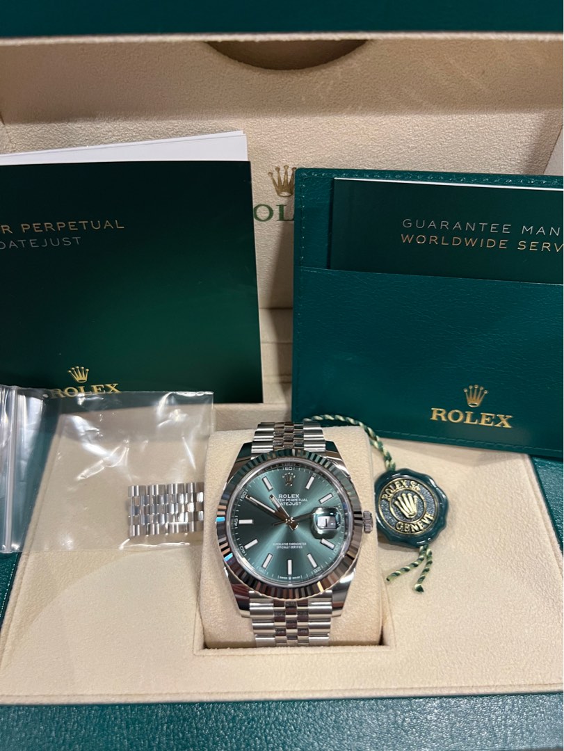 Rolex Datejust Mint green 41mm 126344 Dec 2022 jubilee fluted, Luxury ...