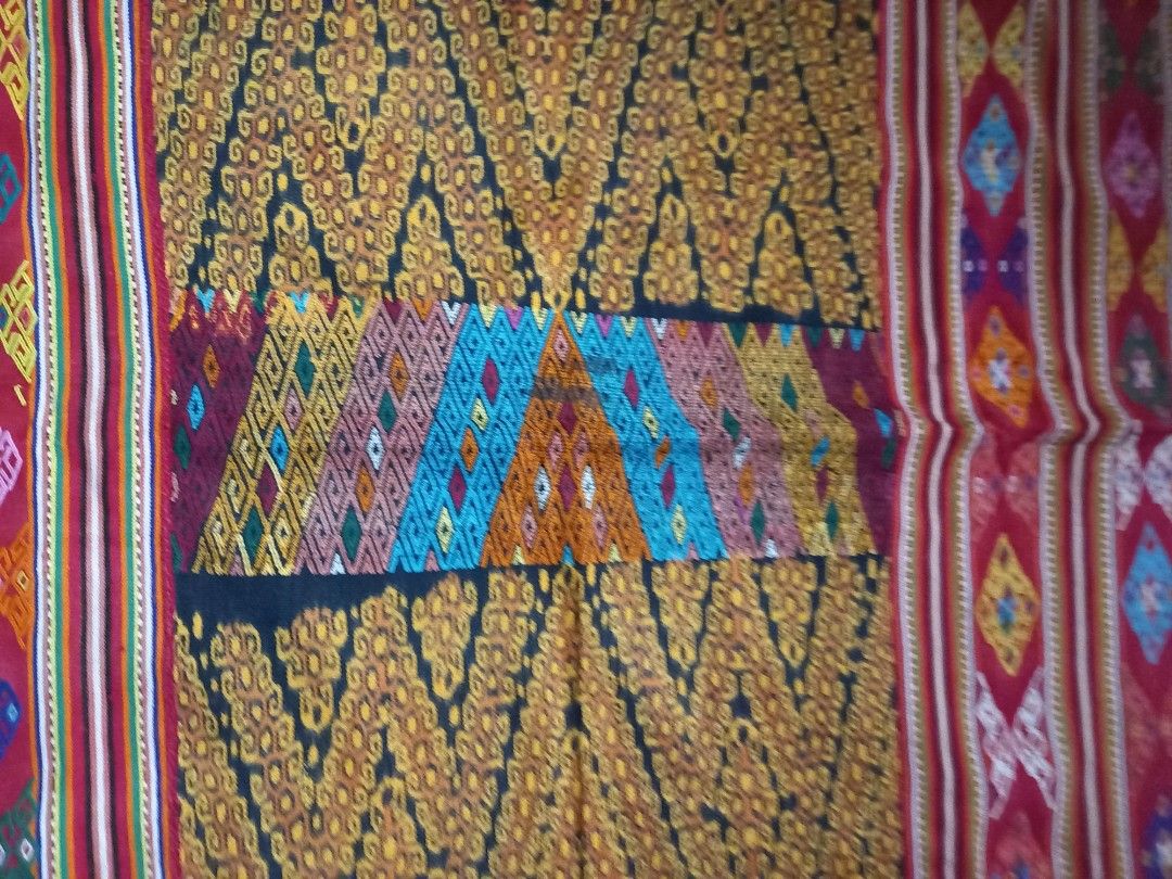 Sarung tenun handwoven buna amanuba mix futus NTT, Fesyen Wanita ...