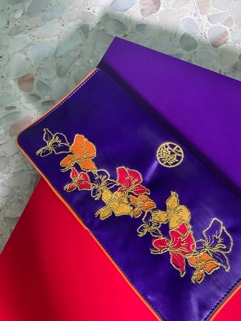 Shanghai Tang pouch, Women's Fashion, Bags & Wallets, Purses & Pouches ...
