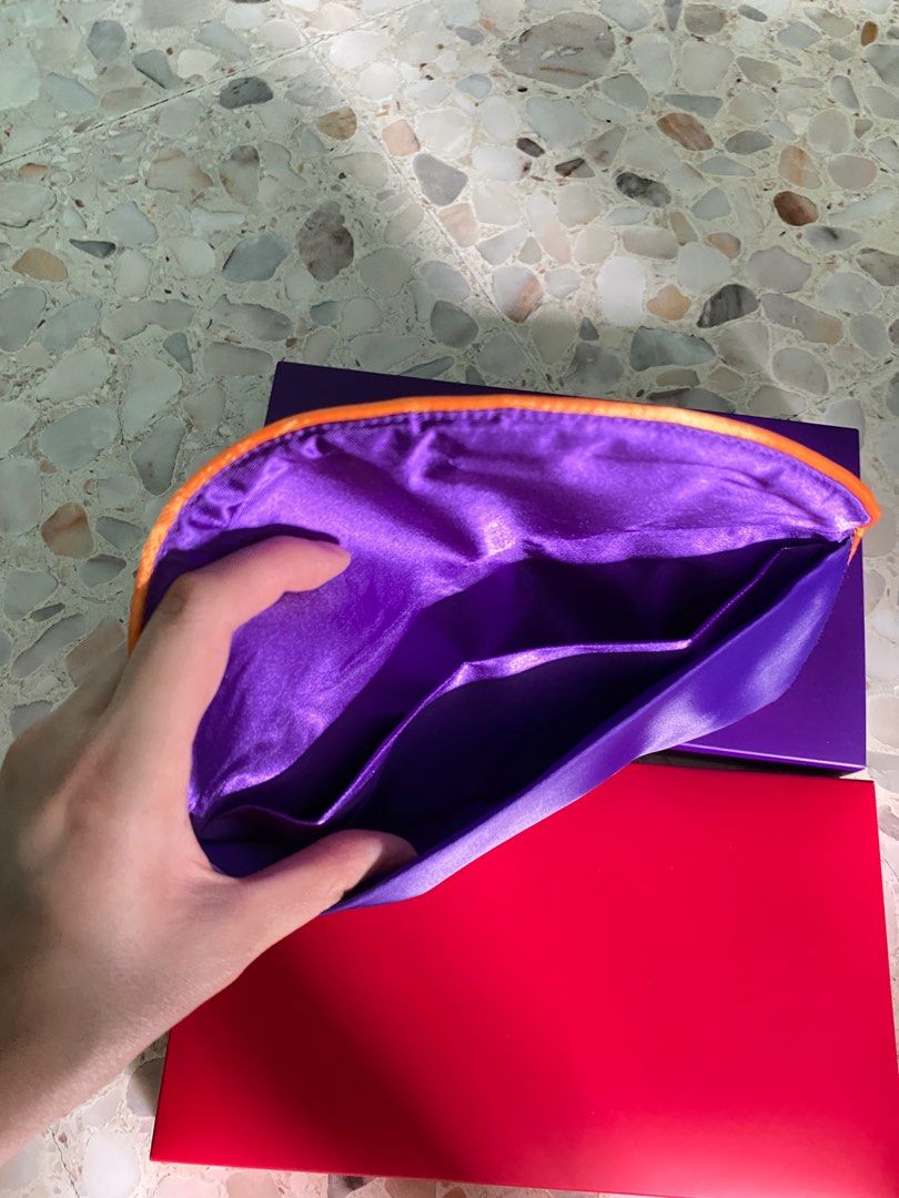 Shanghai Tang pouch, Women's Fashion, Bags & Wallets, Purses & Pouches ...