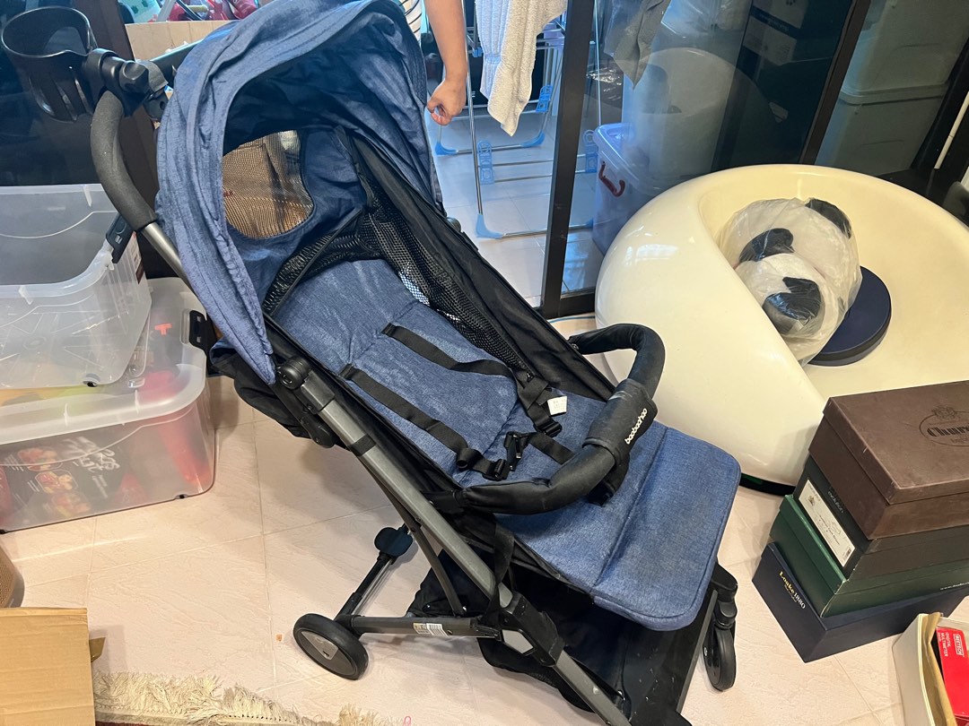 Single hand open stroller (collapse to cabin size), Babies & Kids ...