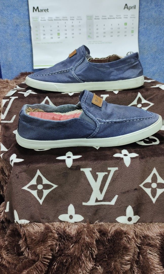 slip on fashion Sepatu Second super Keren dan branded size 42 berbahan ...