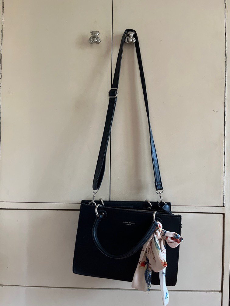 Small black bag on Carousell