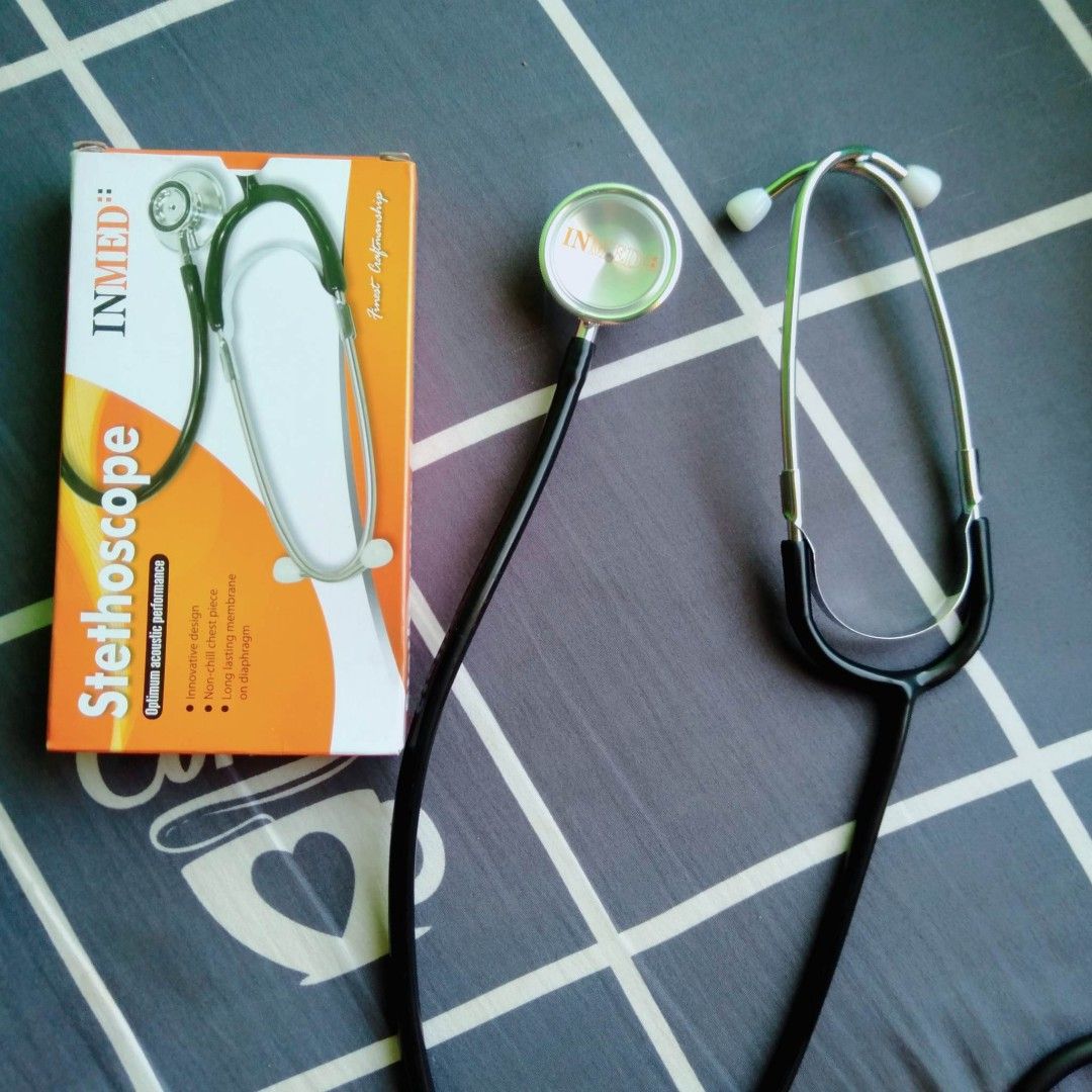 Stethoscope and BP set on Carousell