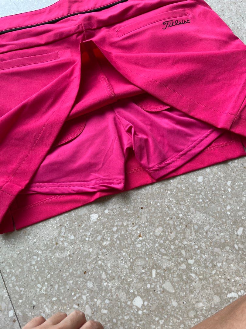 Titleist hot pink golf skorts, Women's Fashion, Activewear on Carousell