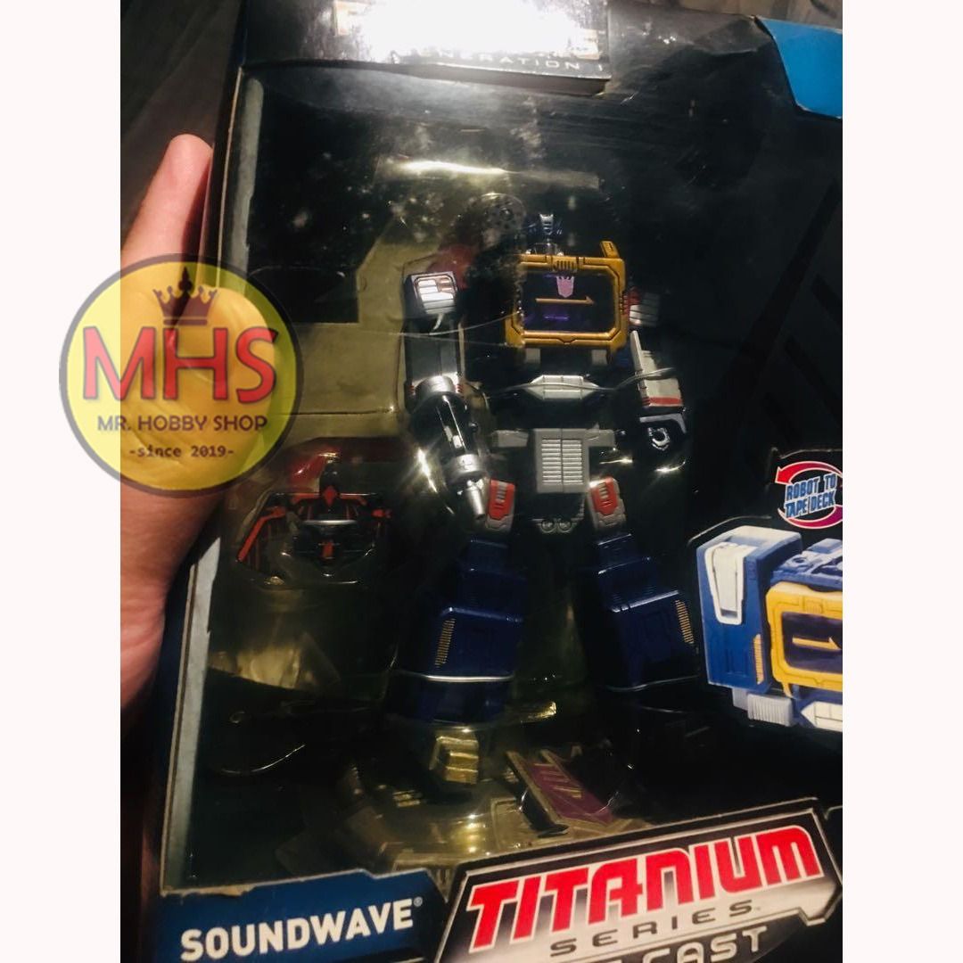 Transformers Generation 1 TItanium Series Soundwave 6" Diecast Figure ...