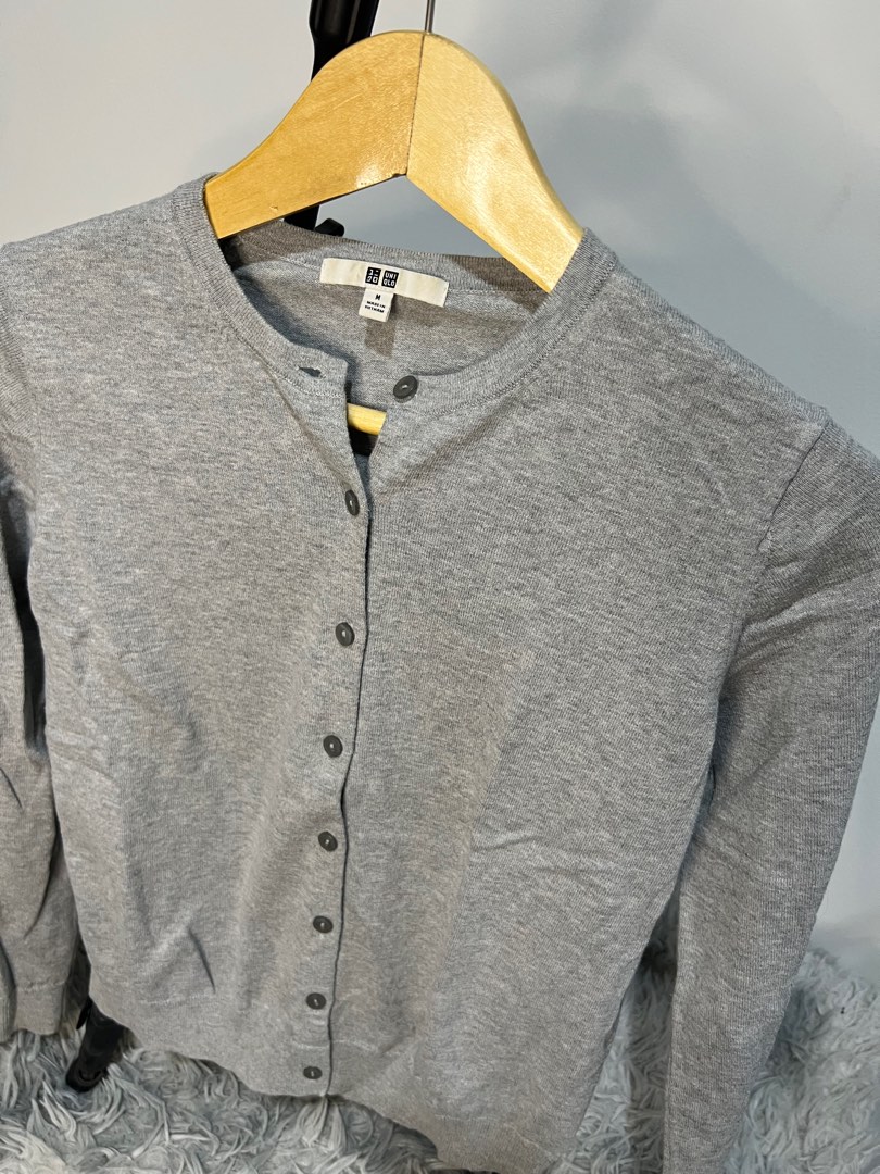 UNIQLO jaket, Fesyen Wanita, Pakaian Wanita, Baju Luaran di Carousell