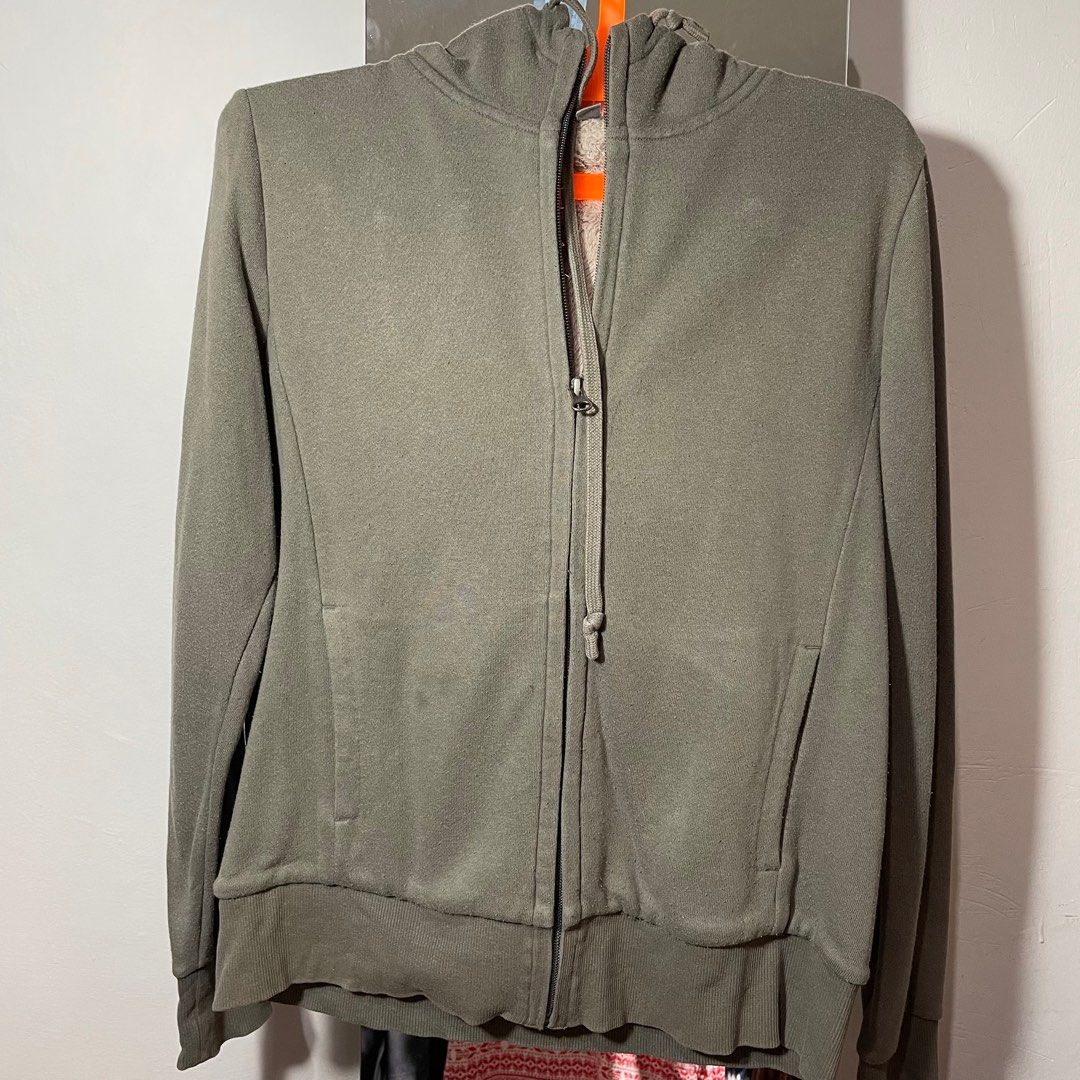 Uniqlo Jacket Hijau, Fesyen Wanita, Pakaian Wanita, Baju Luaran di Carousell