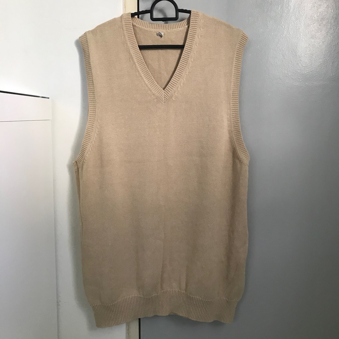 Uniqlo Vest, Women's Fashion, Coats, Jackets and Outerwear on Carousell