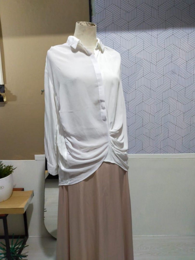 White drapery shirt / kemeja putih, Fesyen Wanita, Pakaian Wanita ...