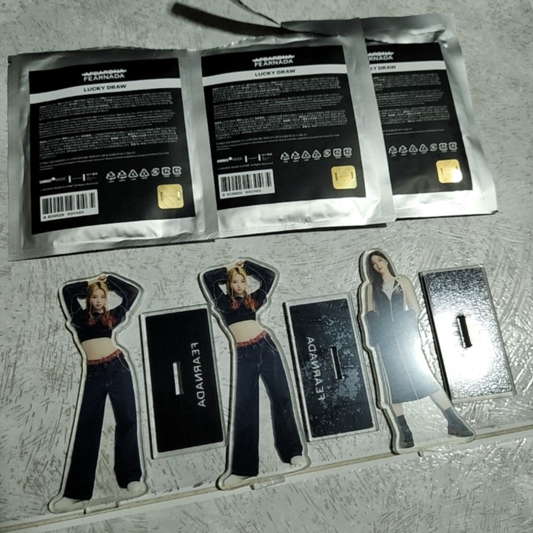 WTT / WTS LESSERAFIM Fearnada Official Lucky Draw Standee (Kazuha ...