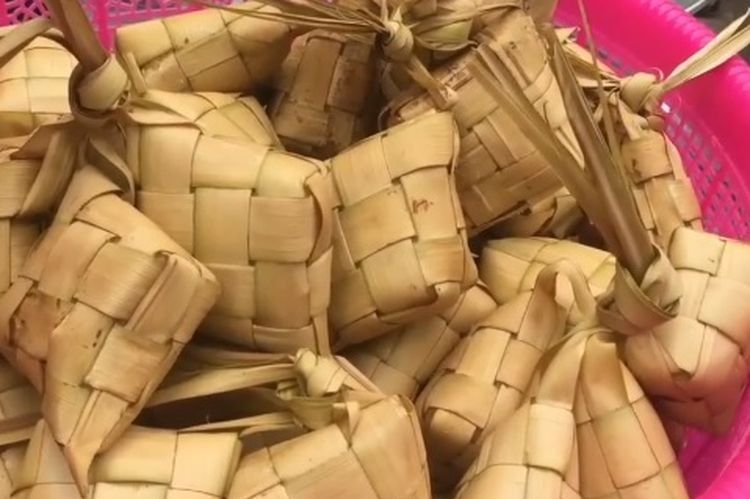 Ketupat Hari Raya With Delivery, Food & Drinks, Packaged & Instant Food ...