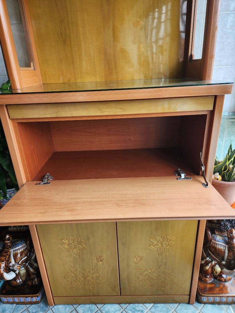 Altar display table (full set) top and bottom with storage, Hobbies ...