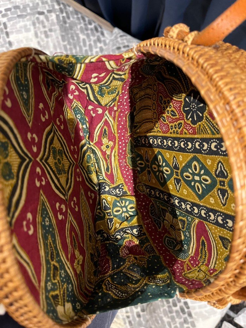 bag anyam bulat, Women's Fashion, Bags & Wallets, Beach Bags on Carousell