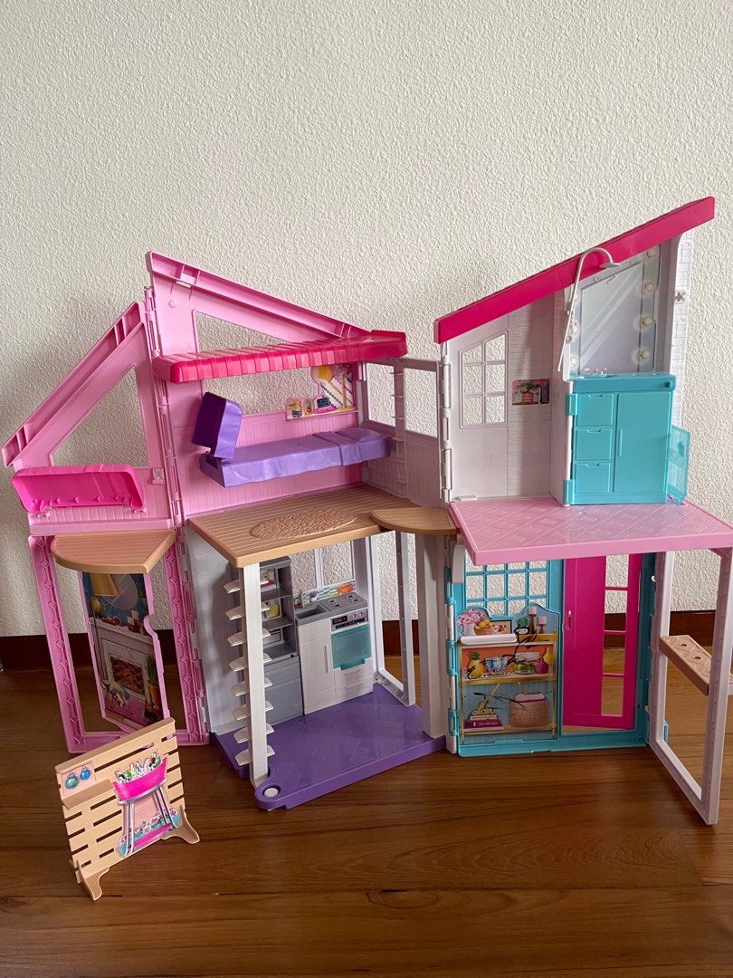 Barbie Malibu House with lots of accessories, Hobbies & Toys, Toys ...