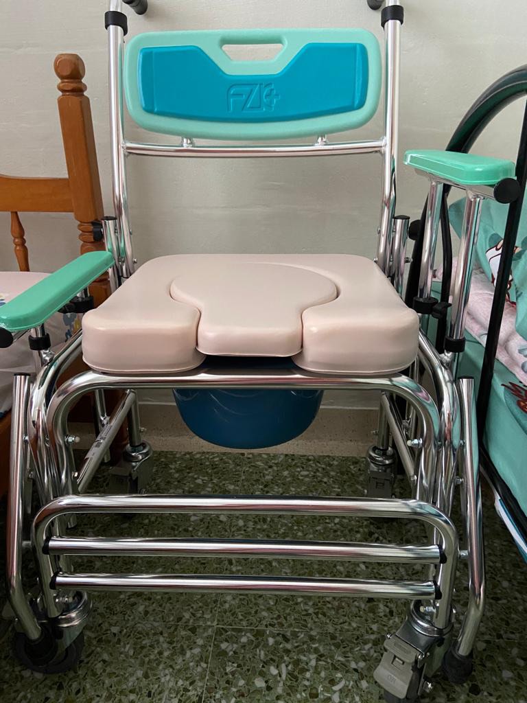 Brand New Commode 306, Health & Nutrition, Assistive & Rehabilatory ...