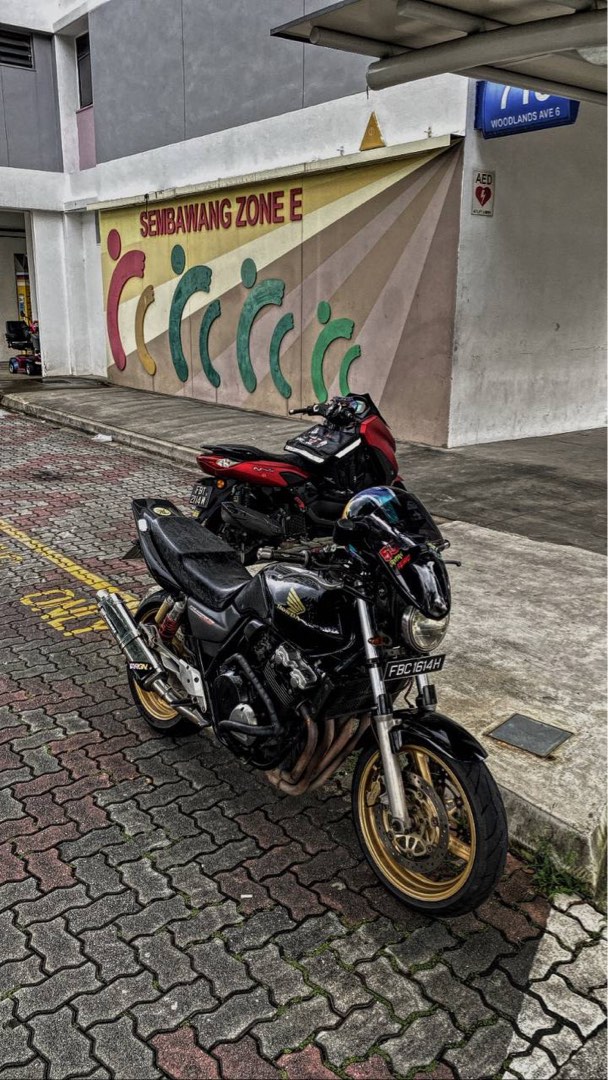 CB400 SUPER 4, Motorcycles, Motorcycles for Sale, Class 2A on Carousell
