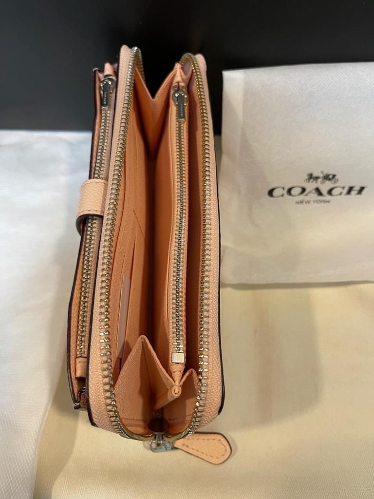 Coach Multifunction Wallet, Luxury, Bags & Wallets on Carousell