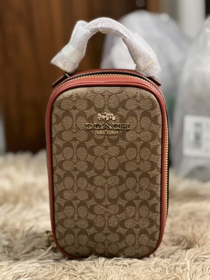 Coach Phone Crossbody Bag, Women's Fashion, Bags & Wallets, Cross-body ...