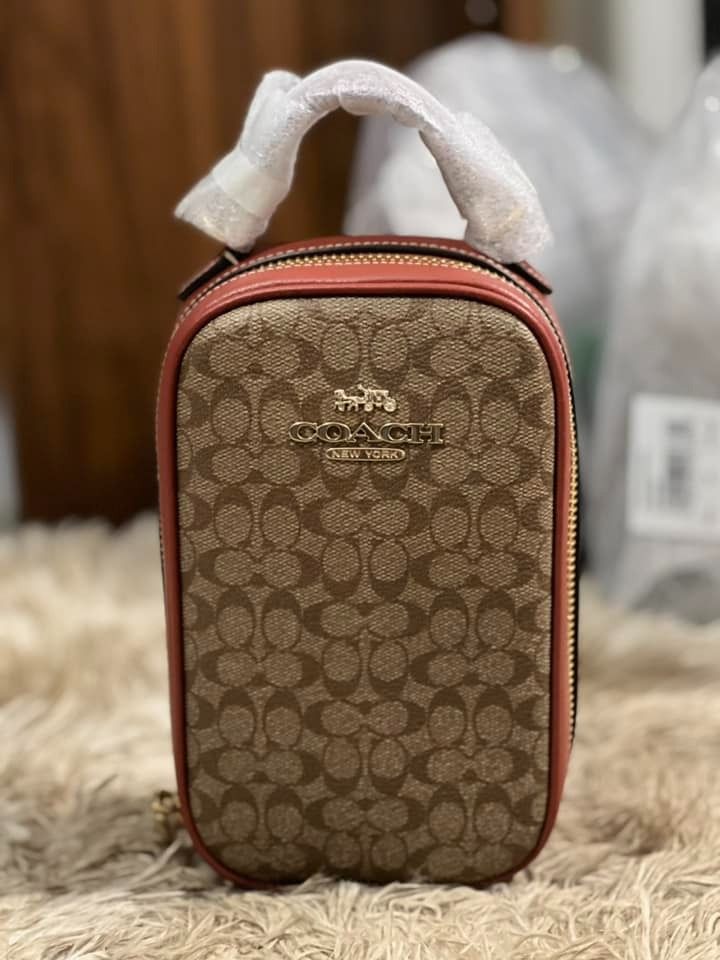 Coach Phone Crossbody Bag, Women's Fashion, Bags & Wallets, Cross-body ...