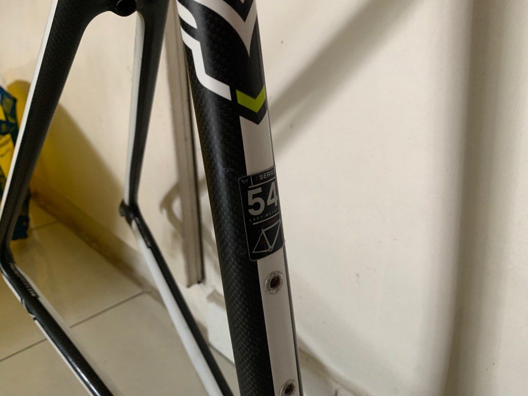 Felt F5 Full Carbon Road Bike Frameset , Sports Equipment, Bicycles & Parts, Bicycles on Carousell