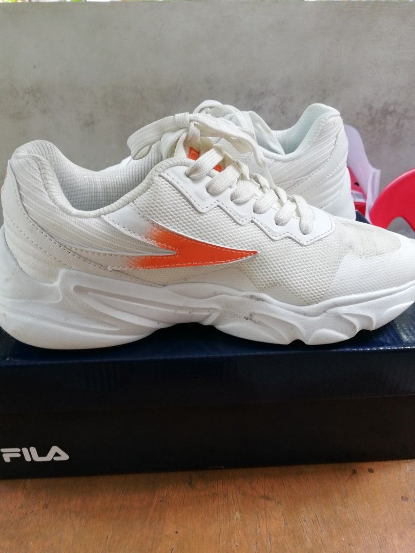 Fila xrun flow, Men's Fashion, Footwear, Sneakers on Carousell