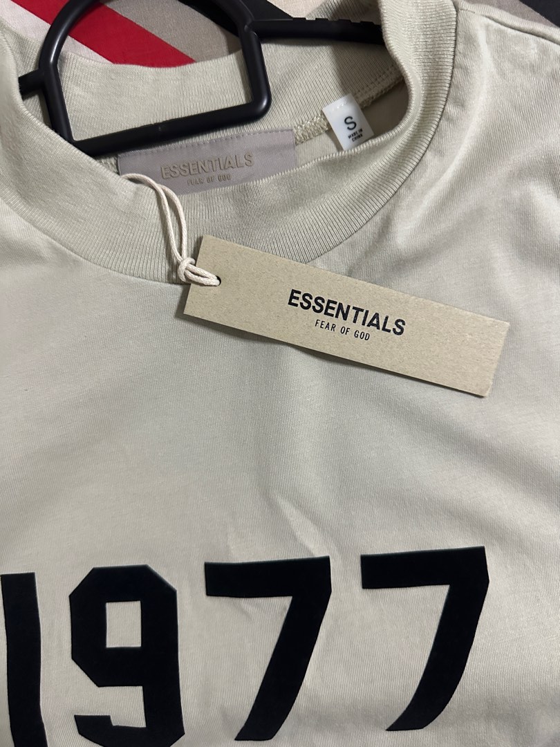 FOG Essentials 1977 T-Shirt, Men's Fashion, Tops & Sets, Tshirts & Polo ...