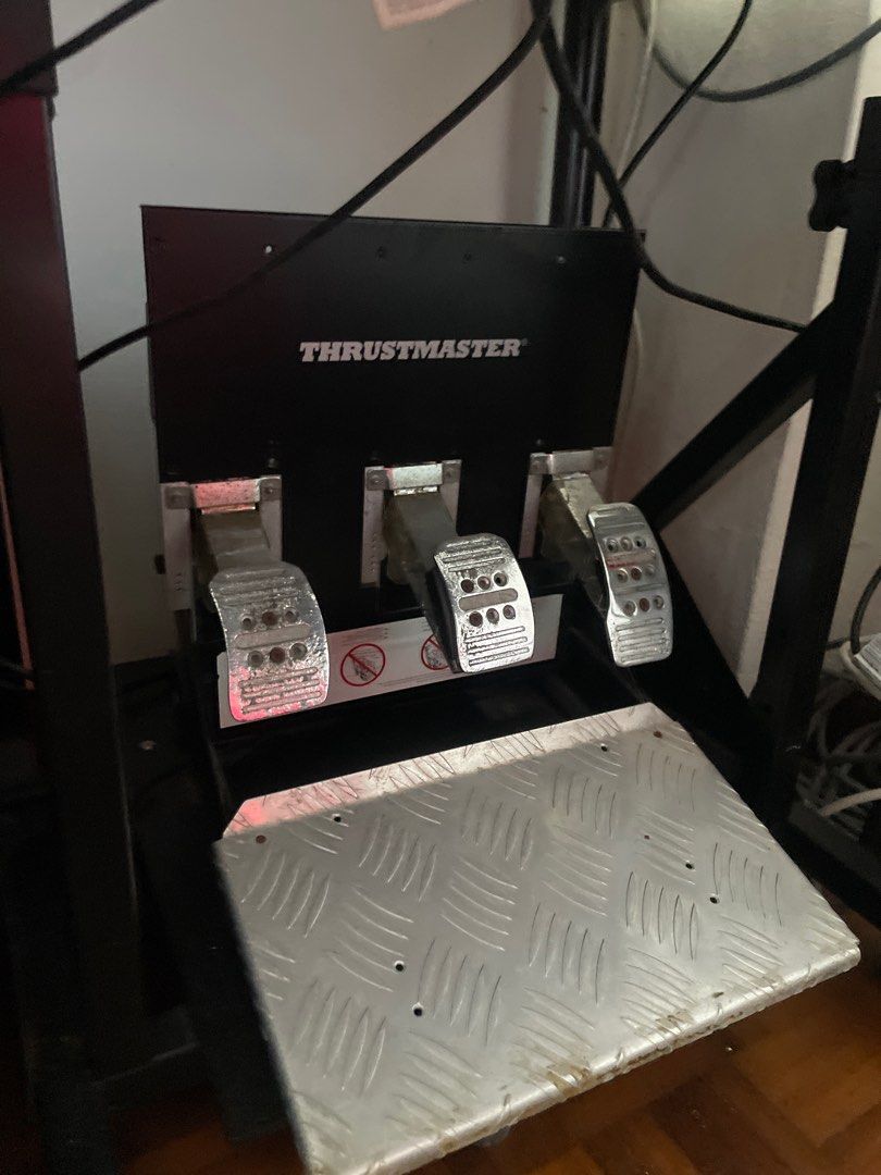 Full Thrustmaster Racing cockpit all inclusive, Video Gaming, Gaming ...