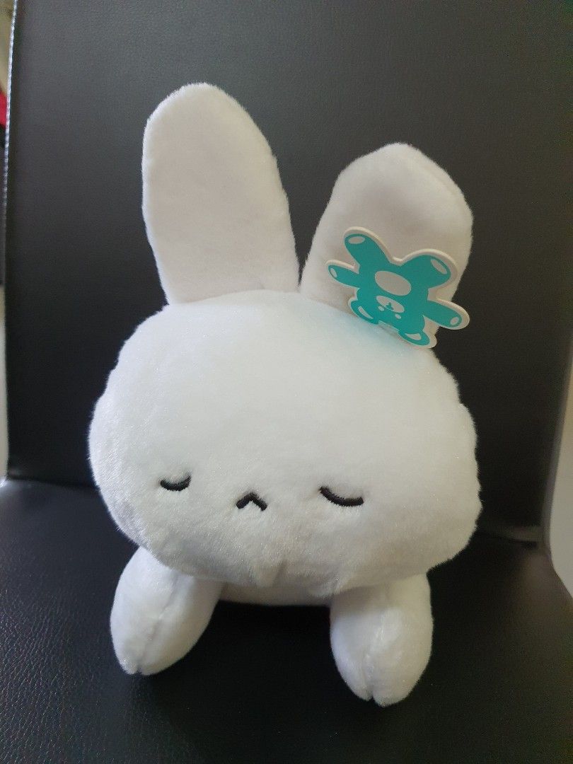 Fun claw white rabbit, Hobbies & Toys, Toys & Games on Carousell