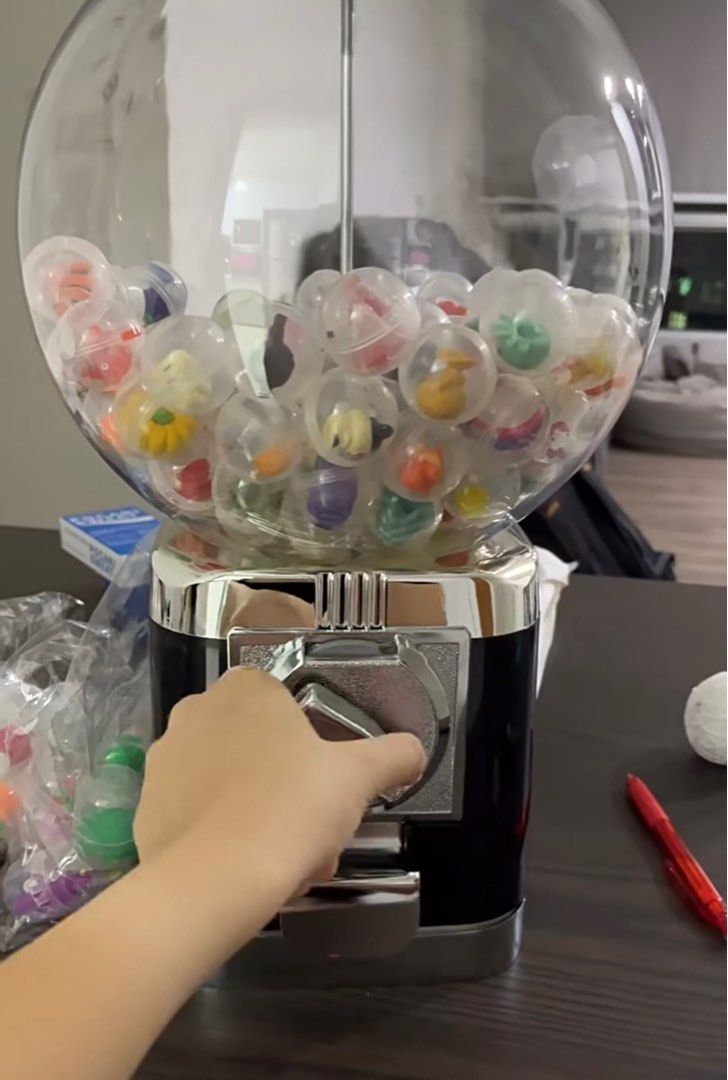 Gachapon Machine, Hobbies & Toys, Stationery & Craft, Occasions & Party ...