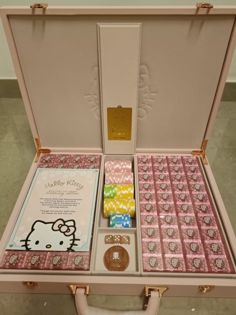 Hello Kitty Mahjong Set, Hobbies & Toys, Memorabilia & Collectibles ...