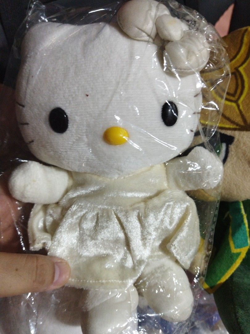 Hello kitty usj on Carousell