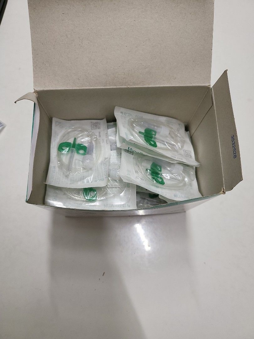 IV butterfly catheter Venofix 21g, Health & Nutrition, Medical Supplies ...