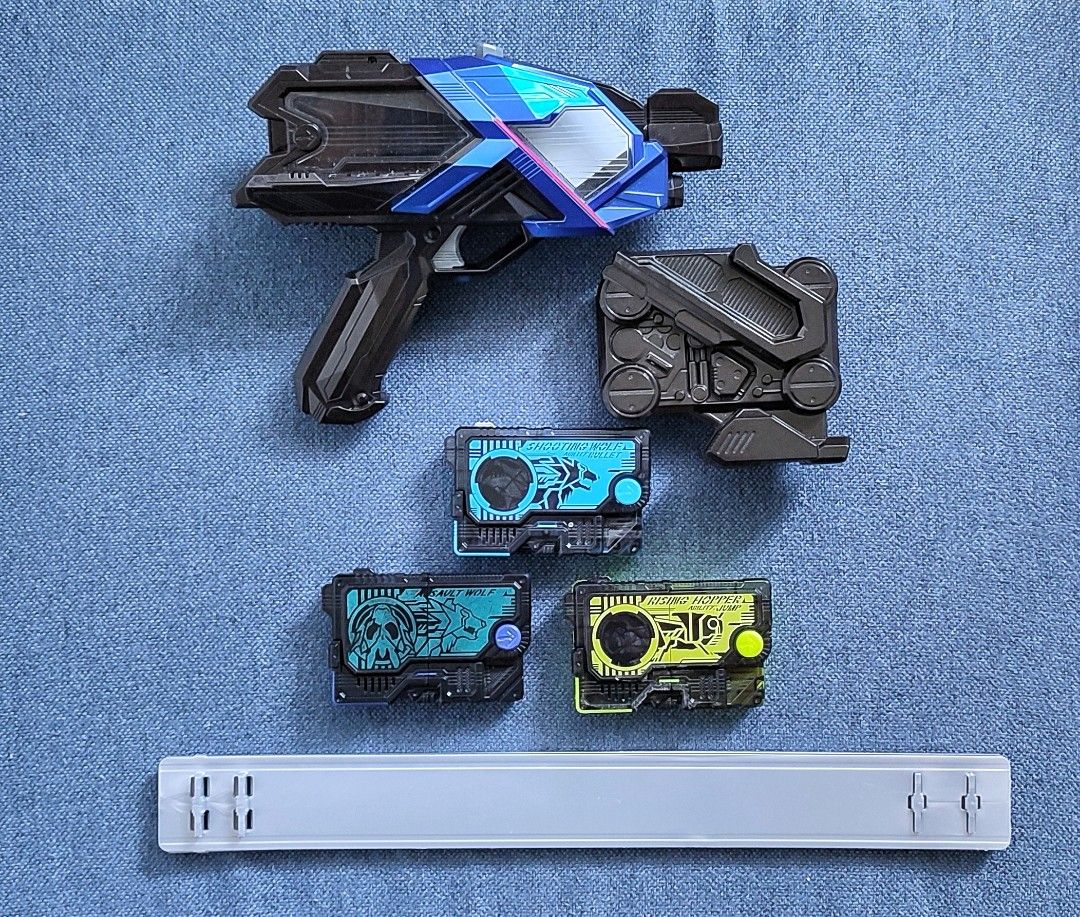Kamen Rider DX Aims Shot Riser & Progrise Keys, Hobbies & Toys, Toys ...