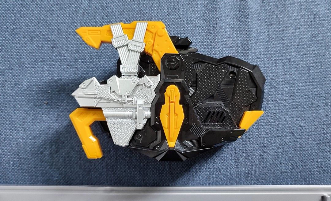 Kamen Rider Zero-One DX MetubouJinrai ForceRiser & Zetsumerise Keys ...