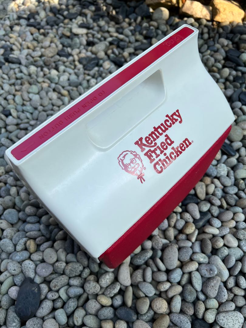 KFC x Igloo ice box, Hobbies & Toys, Memorabilia & Collectibles ...