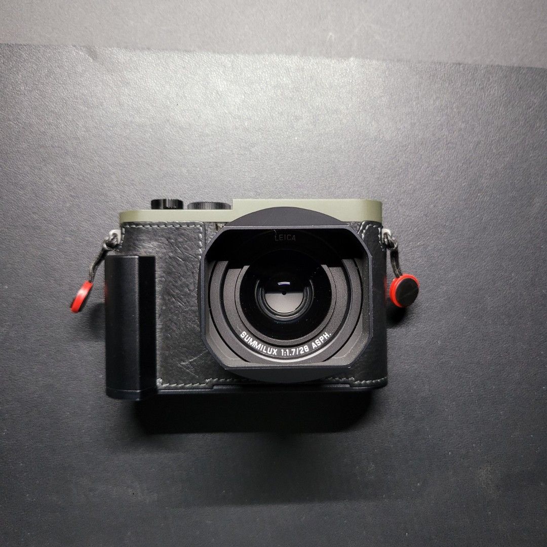 Leica Q2 Monochrome Reporter (Rare), Photography, Cameras on Carousell