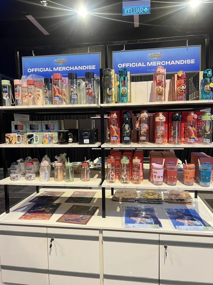 Limited Edition! One Piece Exhibition Official Merchandise, Hobbies ...