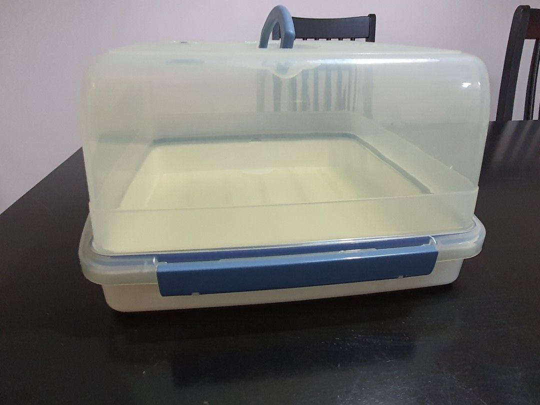 Lock & Lock cake carrier 21L, Furniture & Home Living, Kitchenware ...