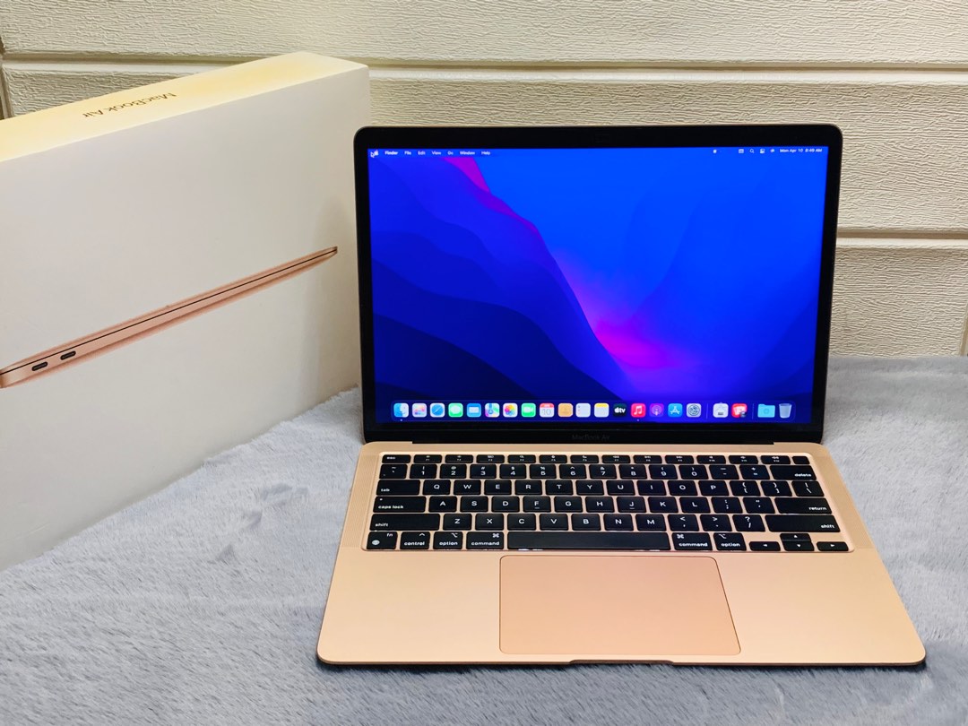 MacBook Air M1 8/256 13-inch complete package on Carousell