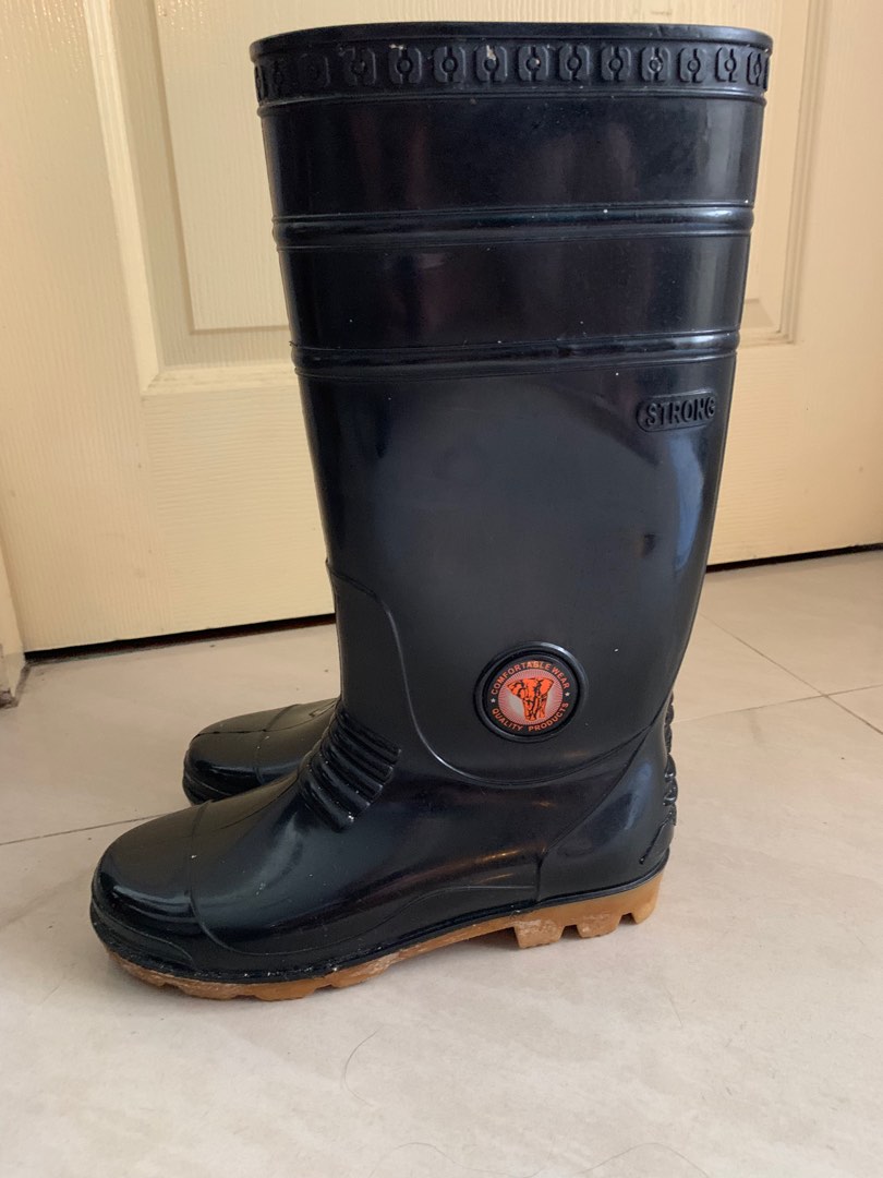 Men black rubber boots, Men's Fashion, Footwear, Boots on Carousell