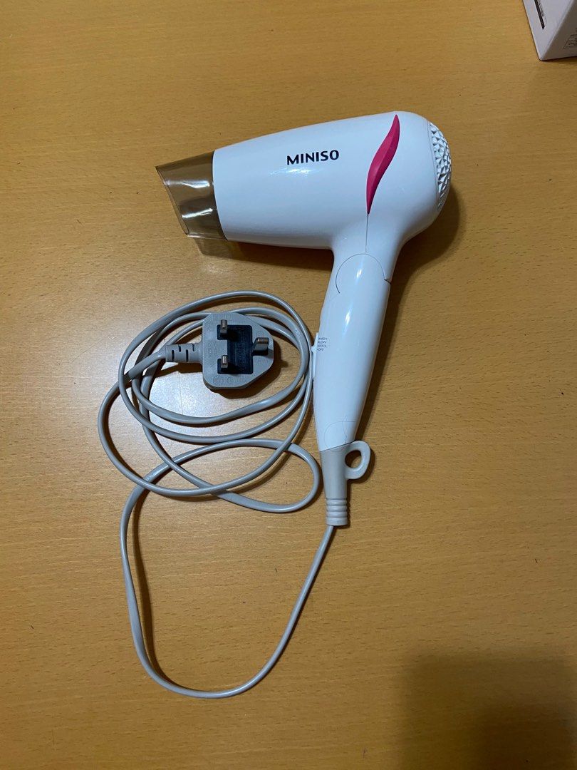 Miniso Hair Dryer, 美容＆個人護理, 健康及美容 - 頭髮護理 - Carousell