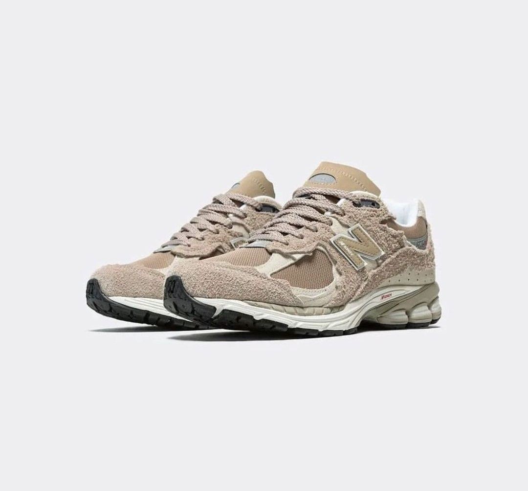 New Balance 2002r, Women's Fashion, Footwear, Sneakers on Carousell