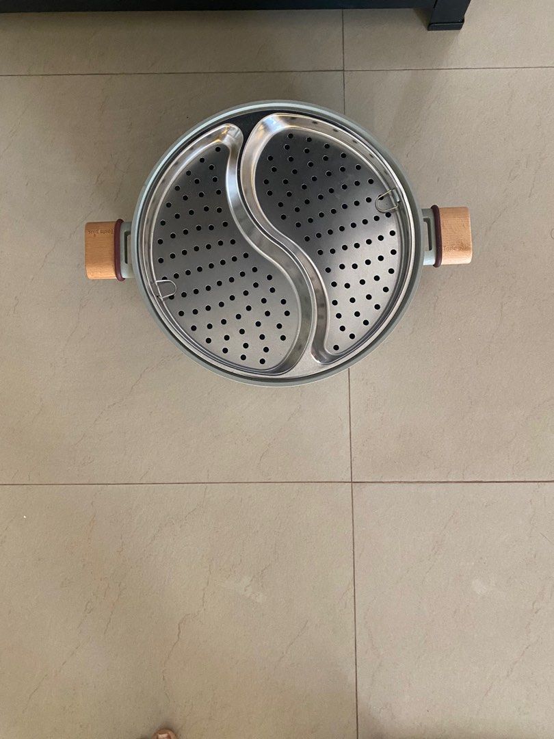 Non stick pot with Divider, Furniture & Home Living, Kitchenware ...