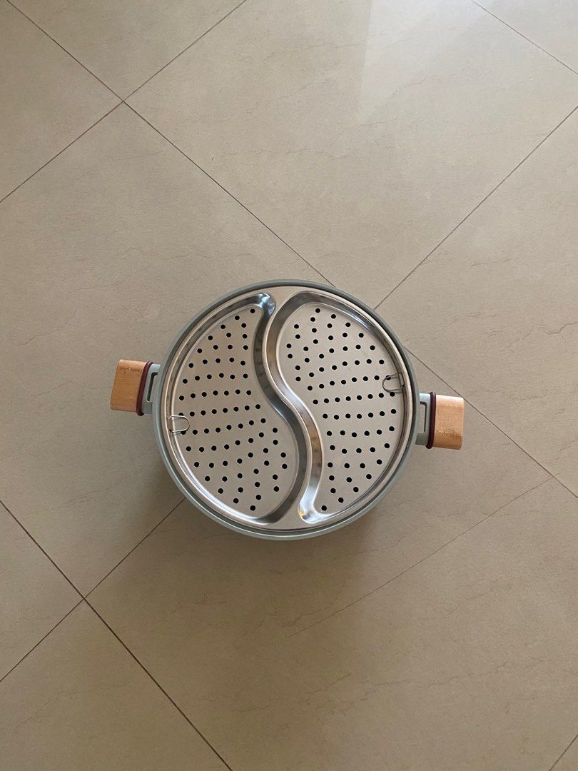 Non stick pot with Divider, Furniture & Home Living, Kitchenware ...